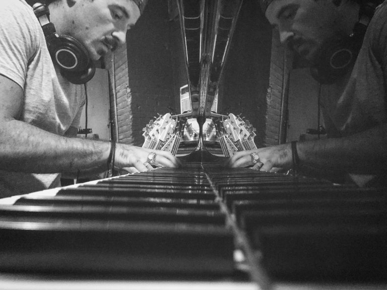 David Nowakowski – The Gambler, Theme Tune to The Syndicate – Interview ...